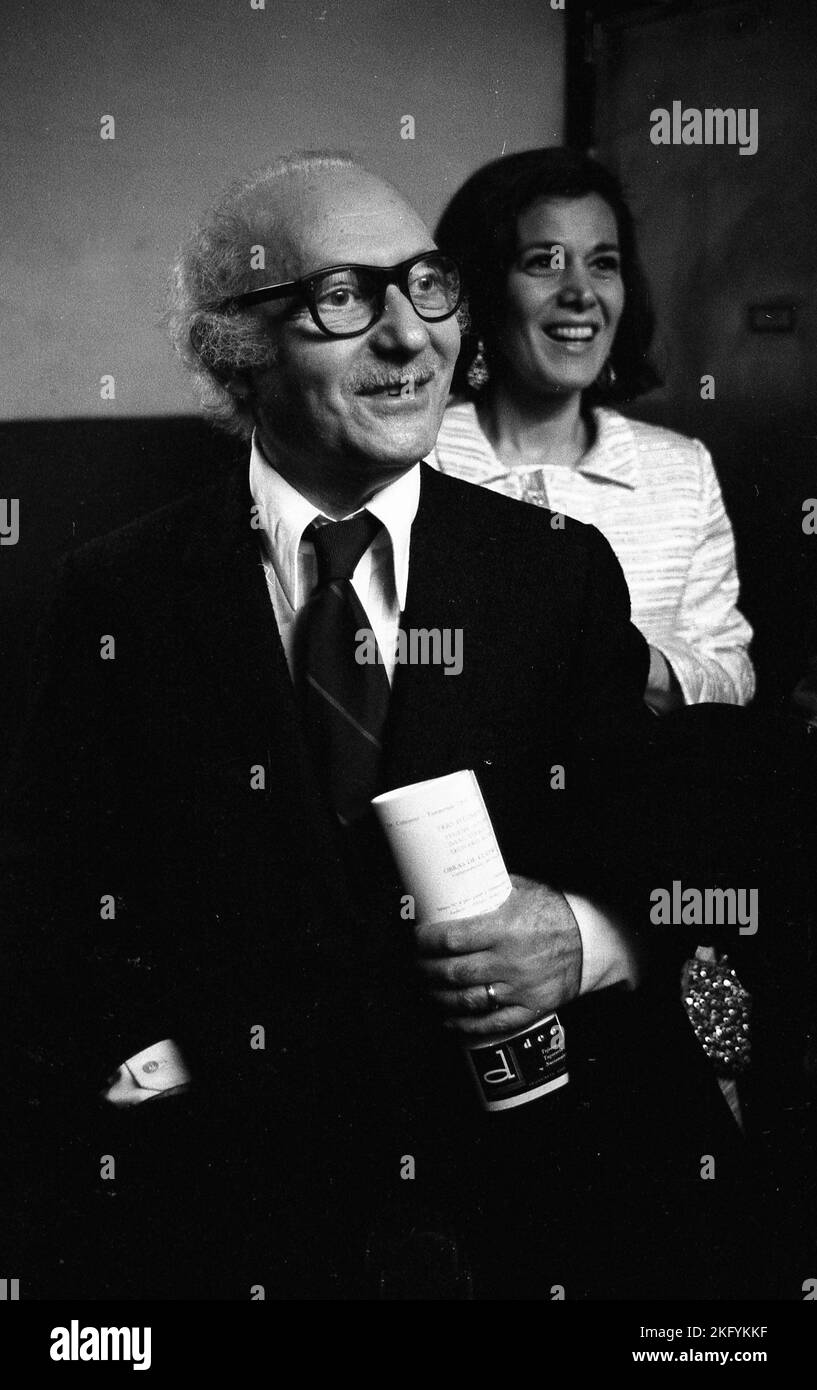 American actor and director Lee Strasberg arrives at Ezeiza airport for ...