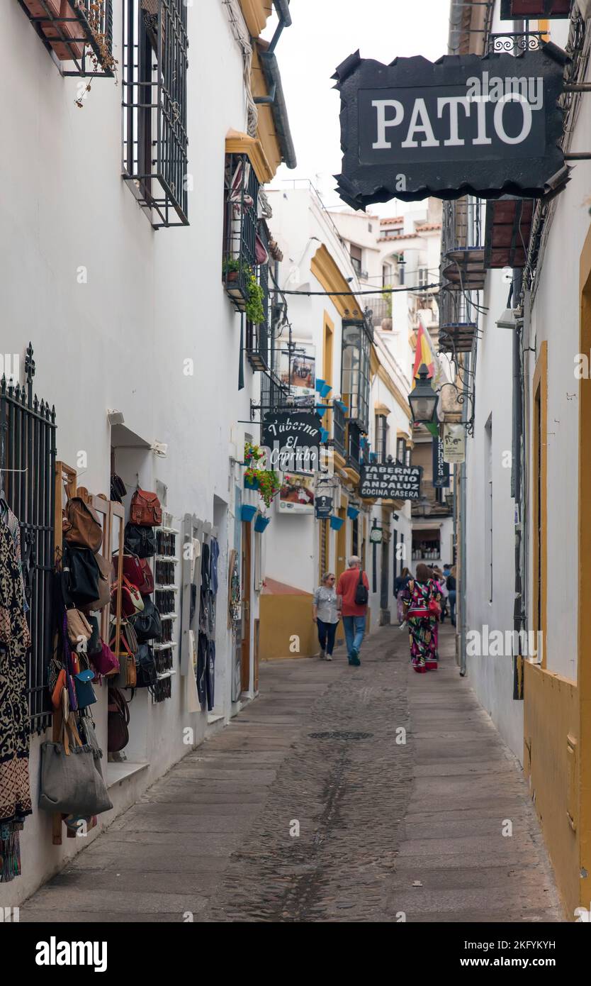Narrow street alley alleyway hi-res stock photography and images - Alamy