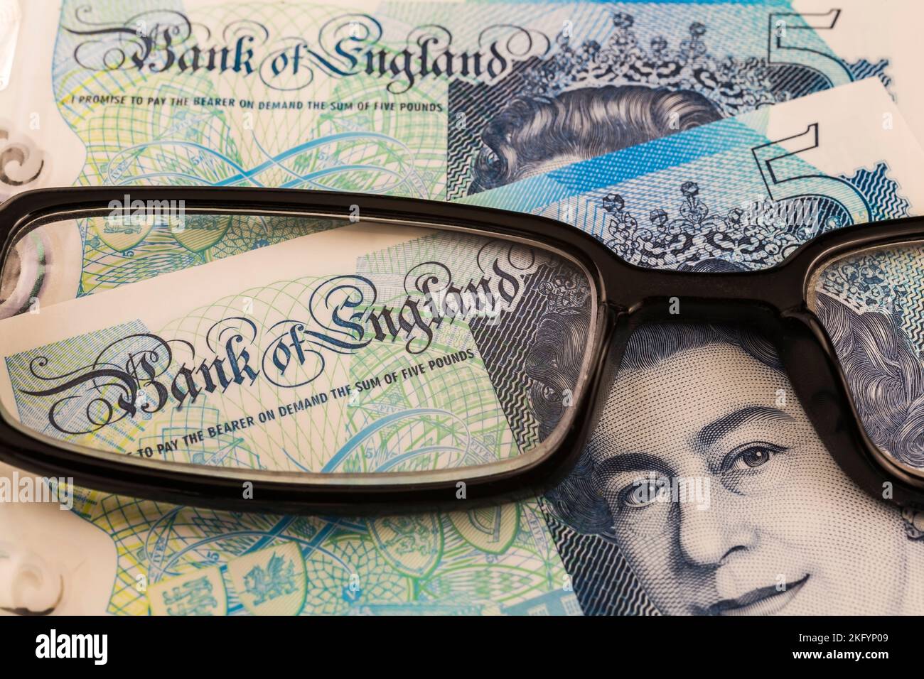 5 pound note uk hi-res stock photography and images - Alamy