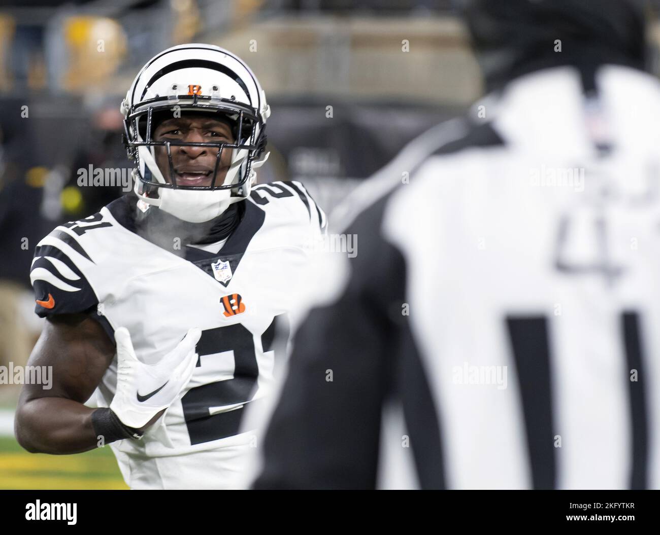 Pass interference hi-res stock photography and images - Alamy