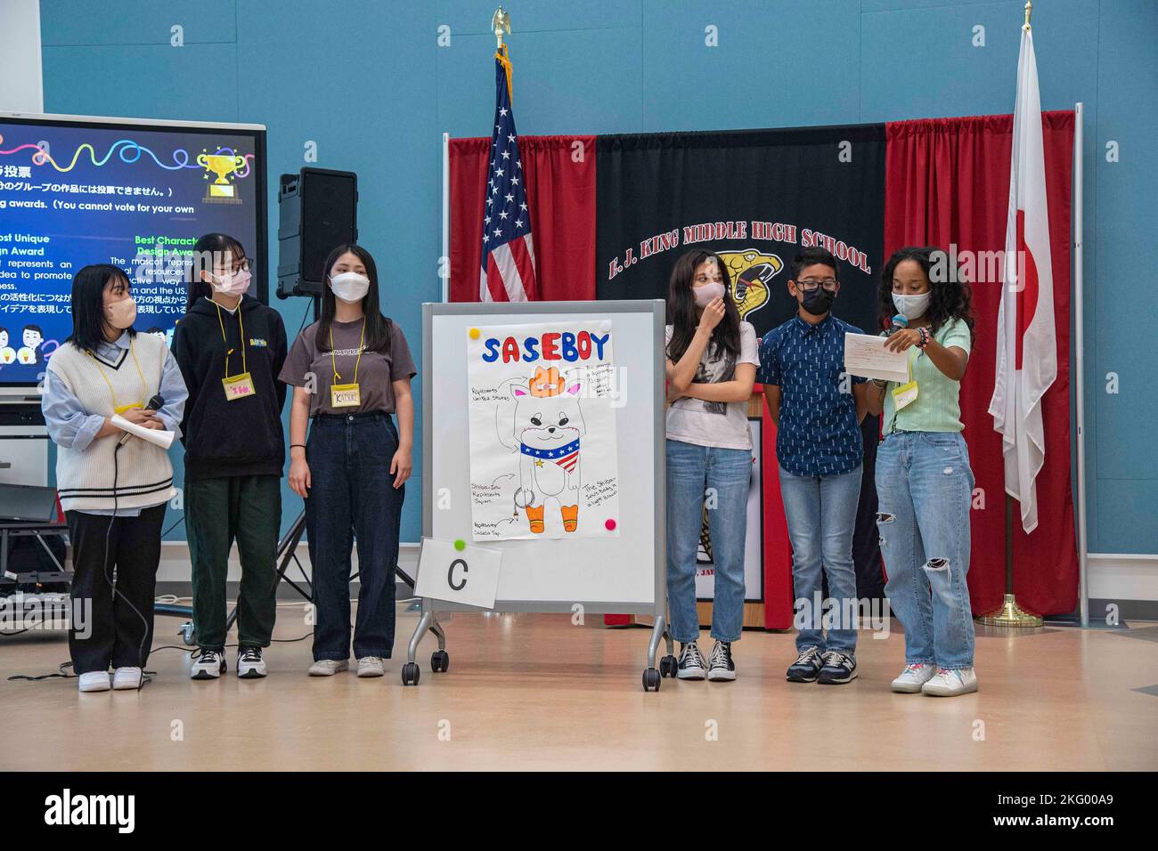 Middle school students project hi-res stock photography and images - Alamy