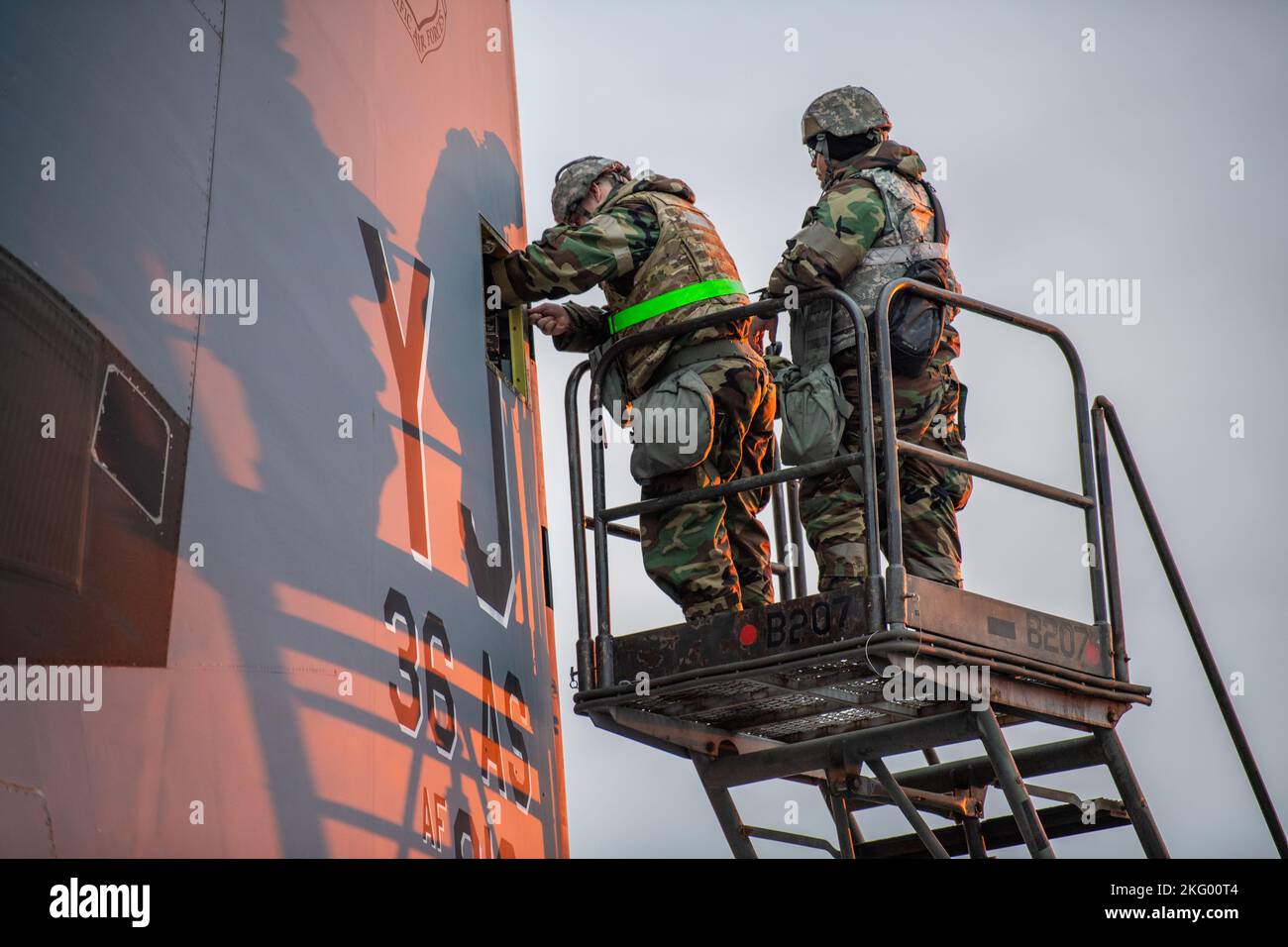 Super mario world hi-res stock photography and images - Alamy