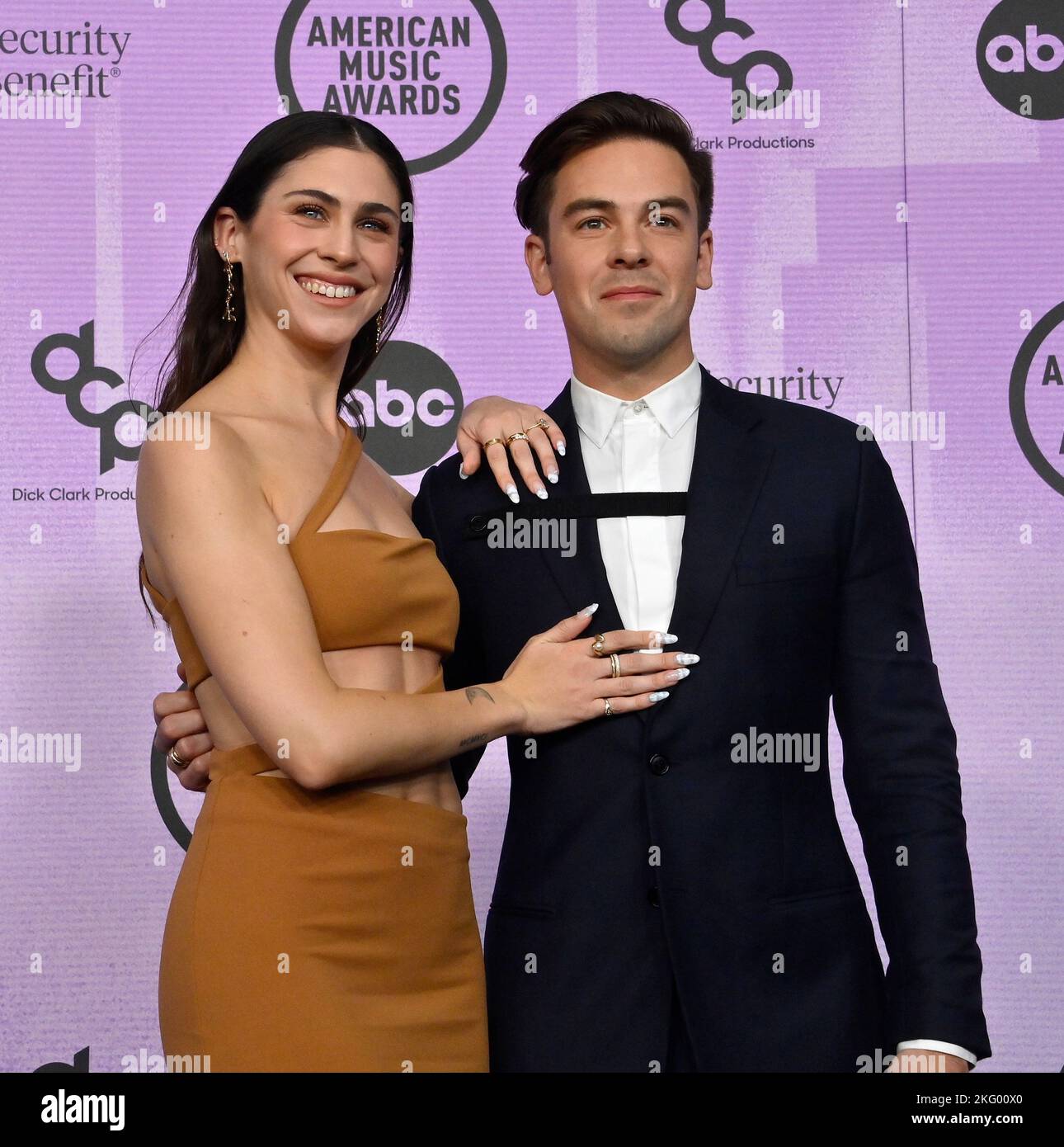 Los Angeles, United States. 20th Nov, 2022. (L-R) Kelsey Kreppel and ...