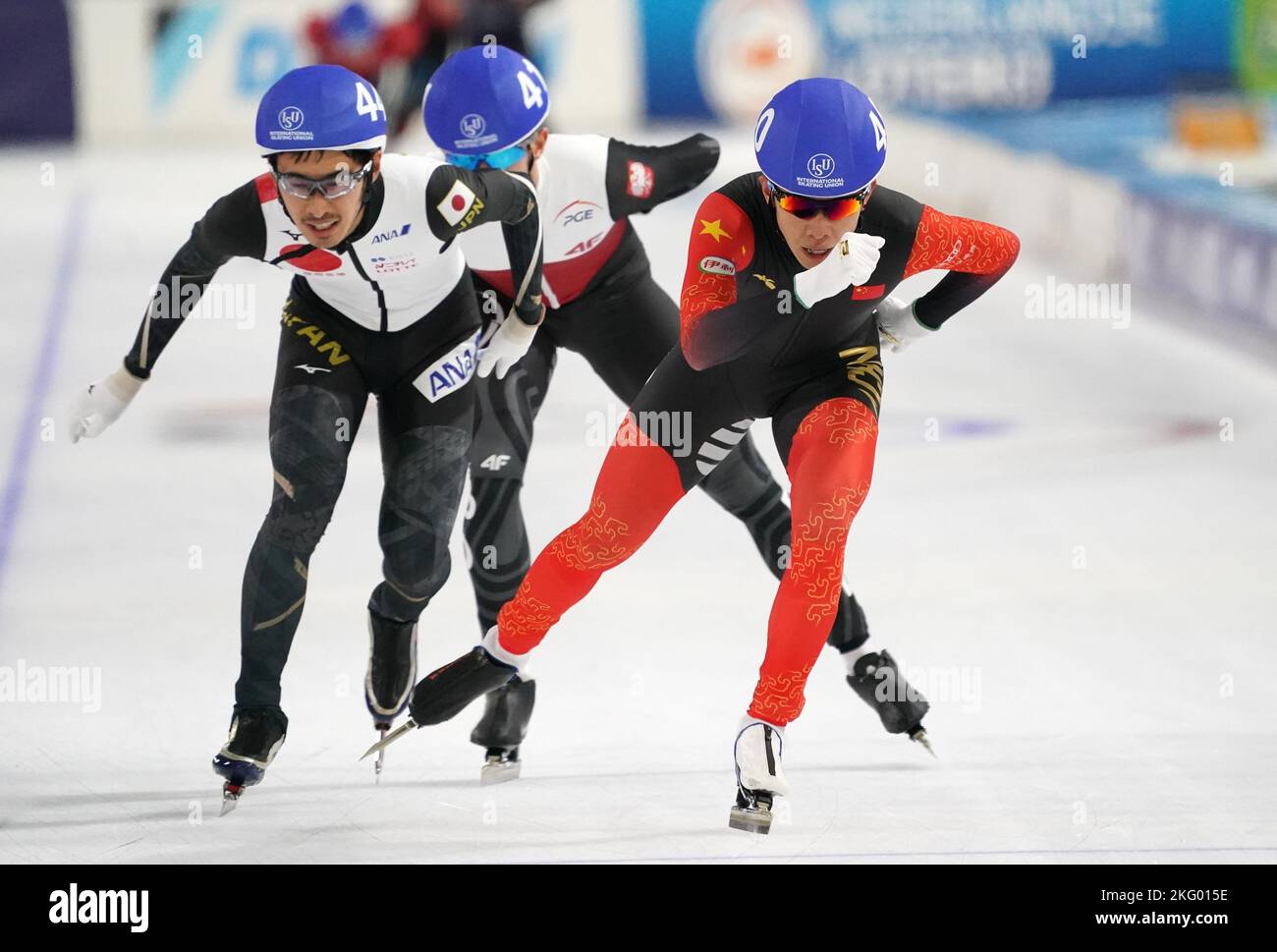 Hongli Wang (CHN) on the Mass start men during ISU World Cup ...