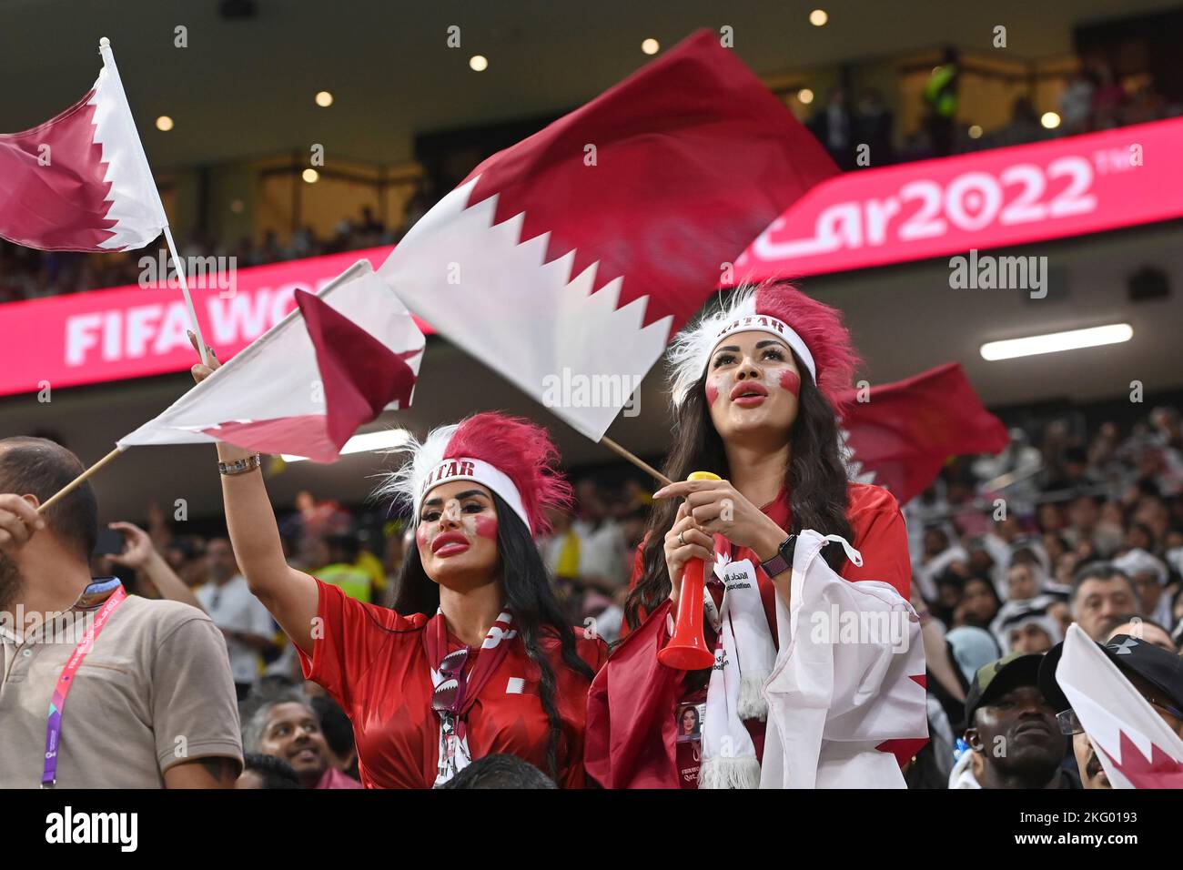 2022 fifa qatar female fans hi-res stock photography and images - Alamy