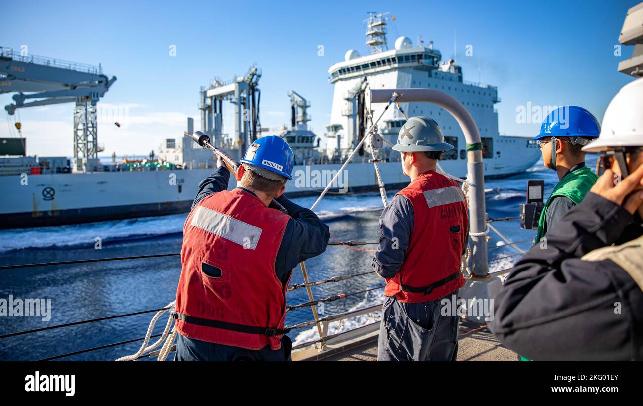 Gunner’s Mate Seaman Anthony Swilley, left, assigned to the Arleigh ...