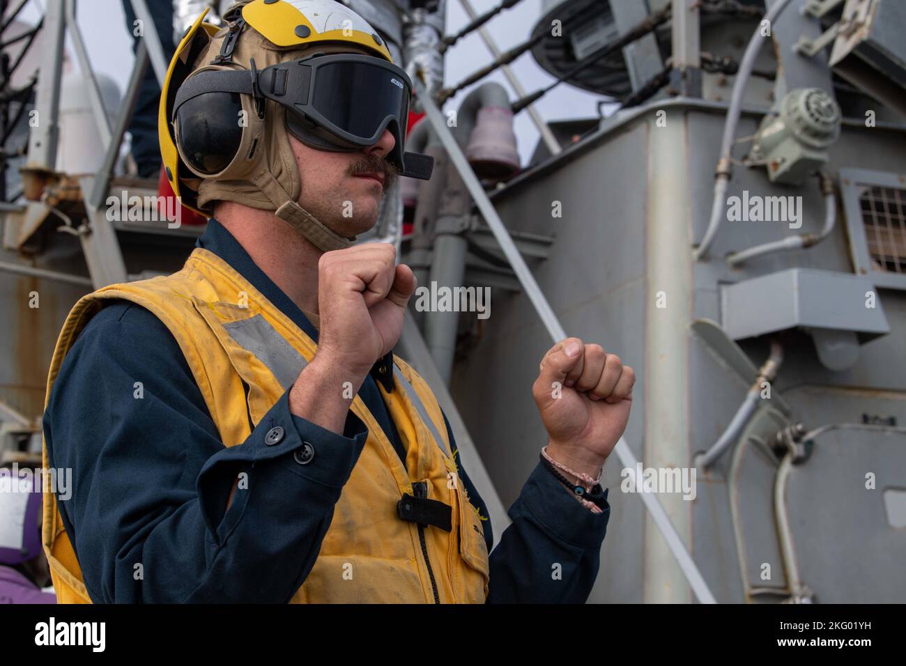 221016-N-SN516-2105 PACIFIC OCEAN (Oct. 16, 2022) U.S. Navy Boatswain's ...