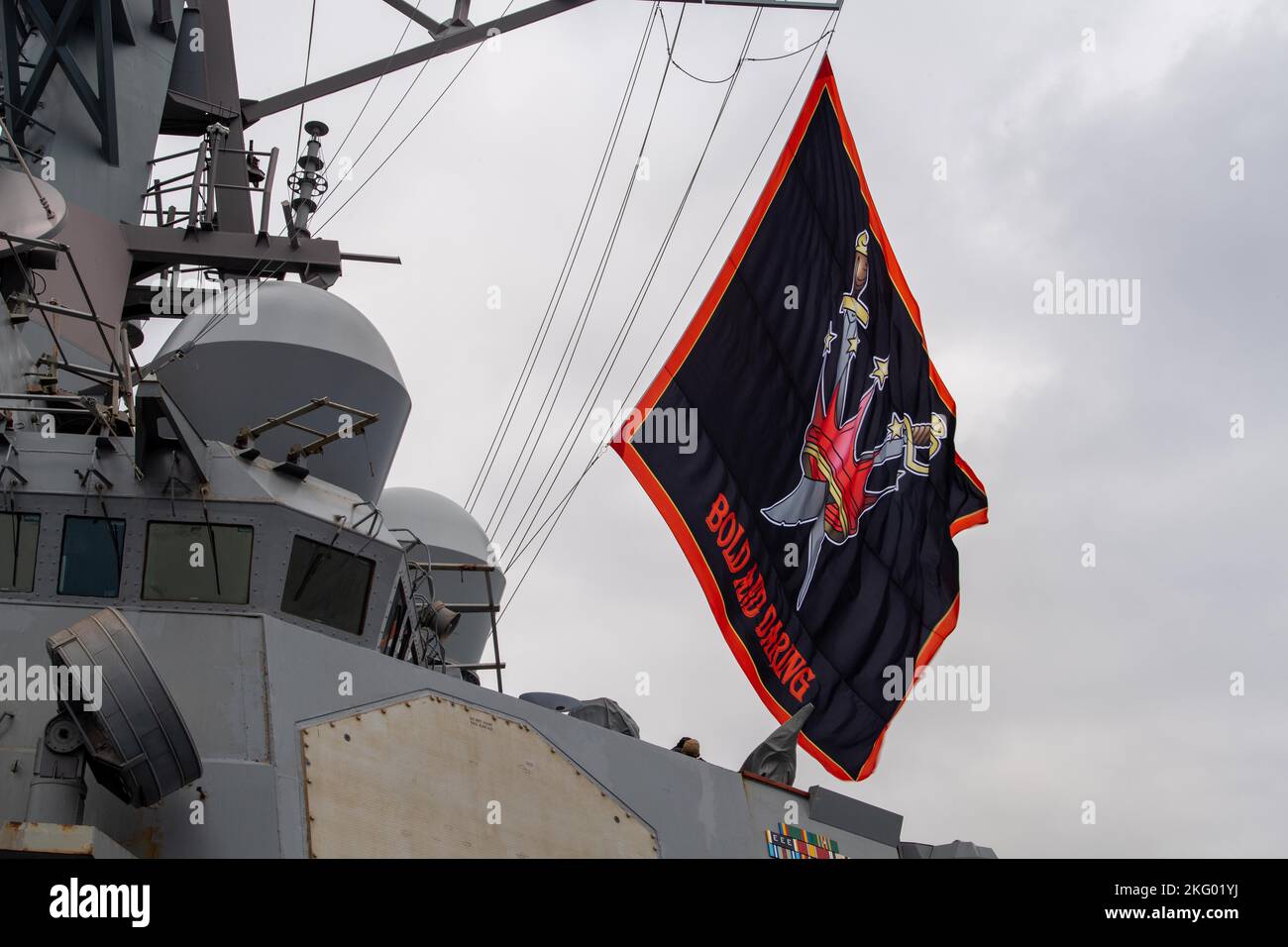 221016-N-SN516-1132 PACIFIC OCEAN (Oct. 16, 2022) The Arleigh Burke ...