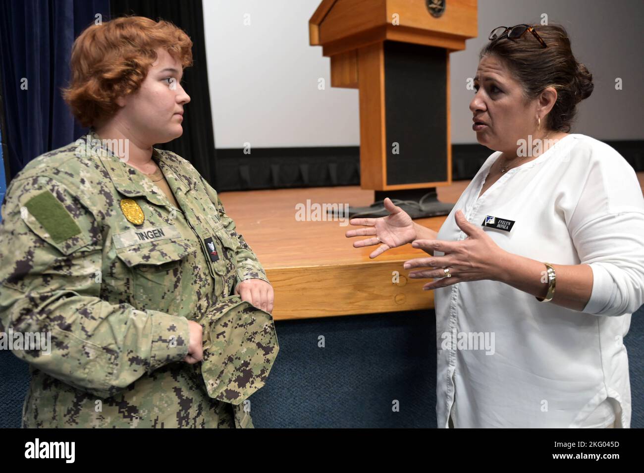 Navyfamilies hi-res stock photography and images - Alamy