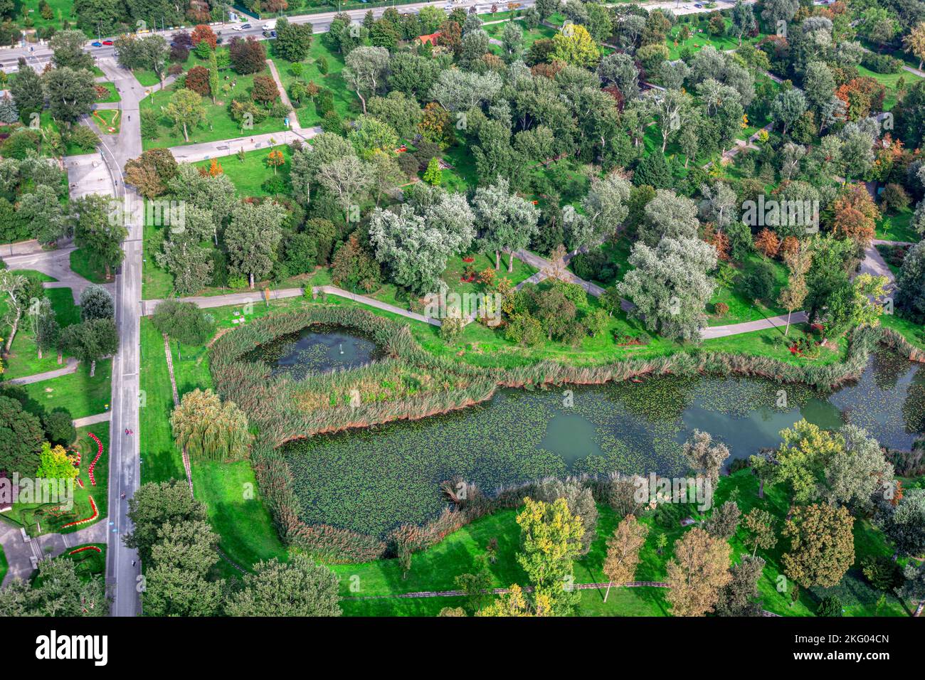 Aerial park public lake hi-res stock photography and images - Alamy
