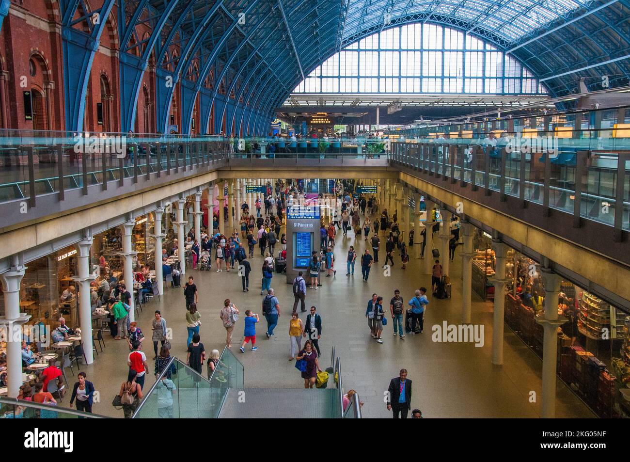 Main concourse of London St Pancras Station, England Stock Photo - Alamy