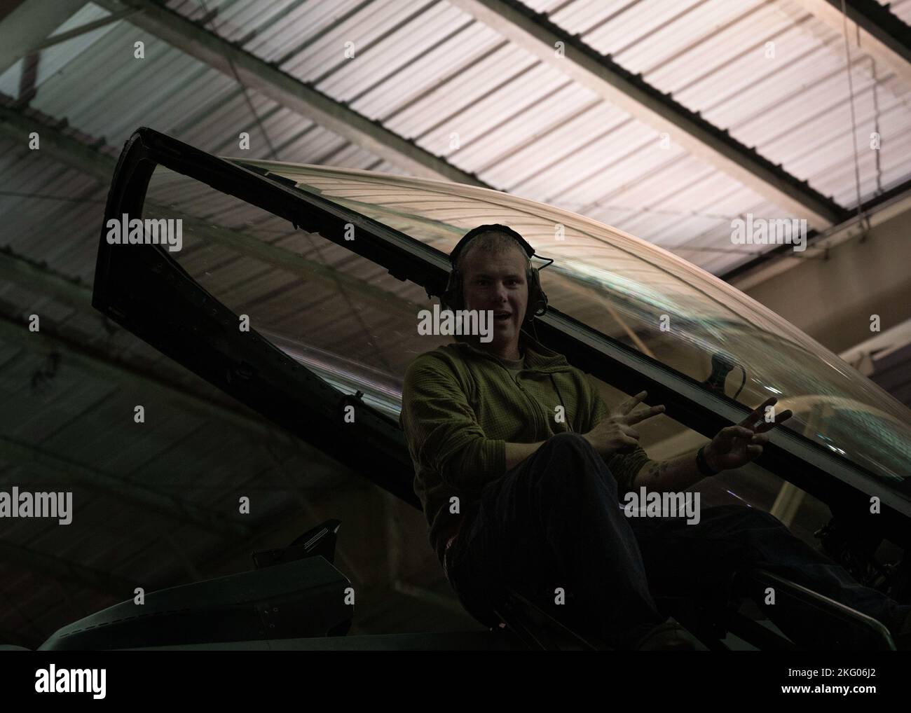 A U.S. Air Force Airman, 77th Fighter Generation Squadron (77th FGS ...