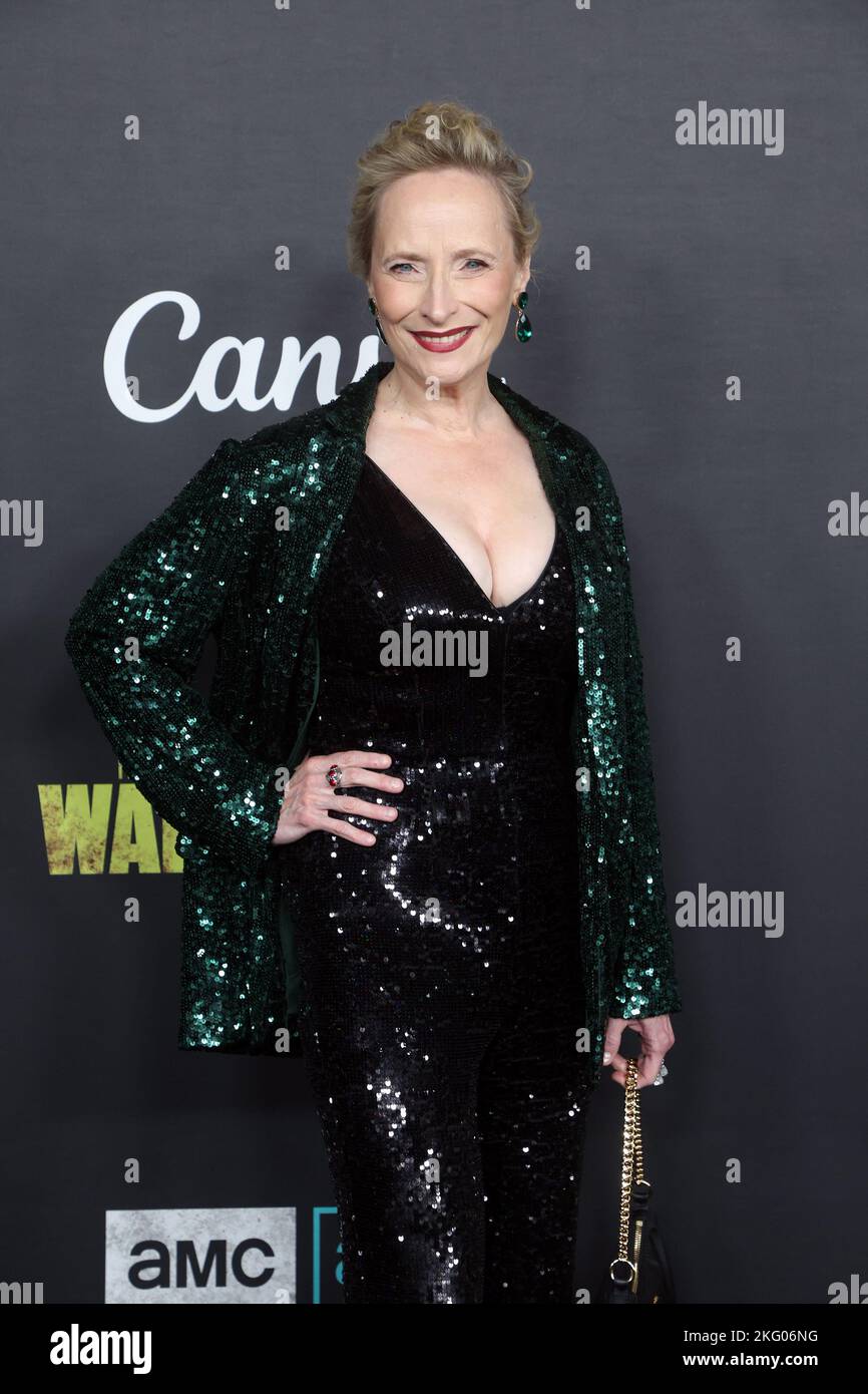 Los Angeles, Ca. 20th Nov, 2022. Laila Robins at The Walking Dead Live ...