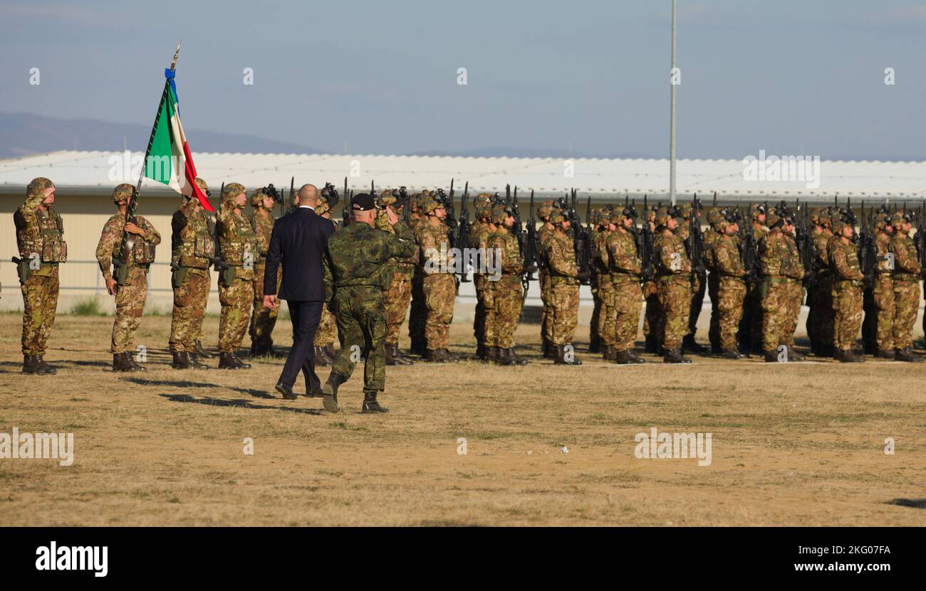 President troops inspection hi-res stock photography and images - Alamy