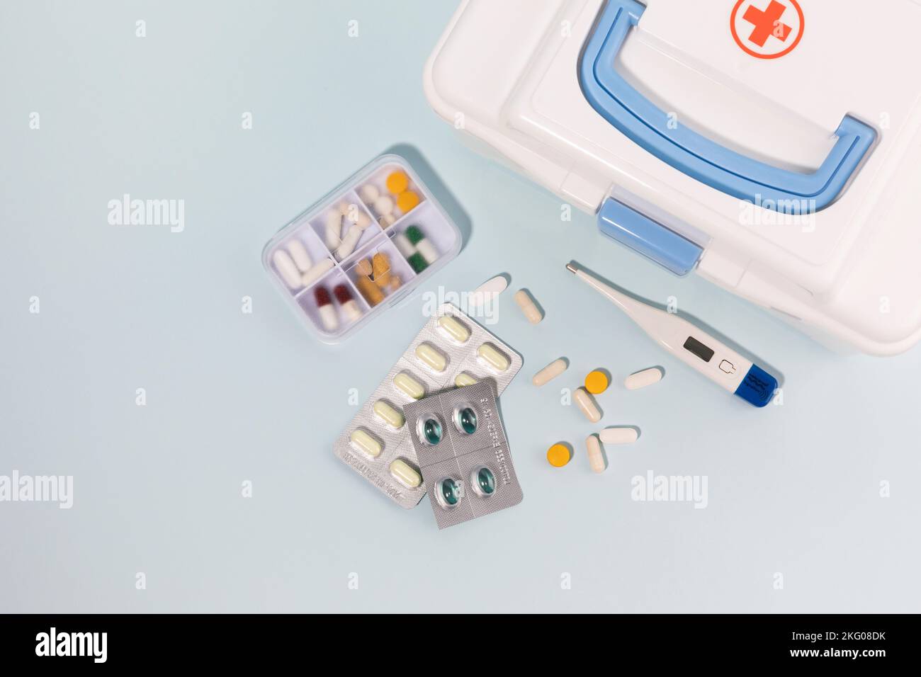 first aid box, emergency medical kit Stock Photo - Alamy