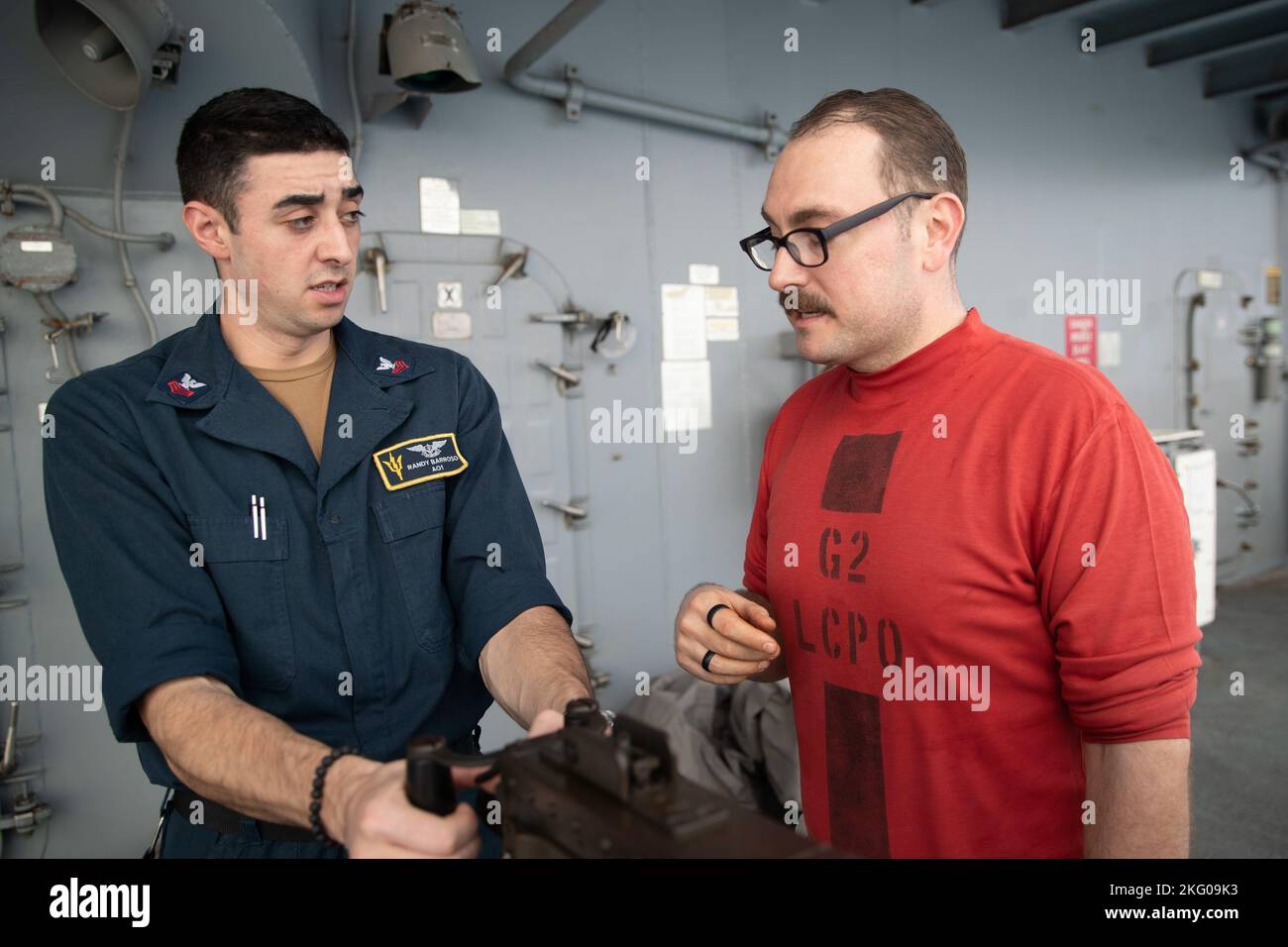 221018-N-IL330-1187 PHILIPPINE SEA (Oct 18, 2022) – Chief Gunner’s Mate ...