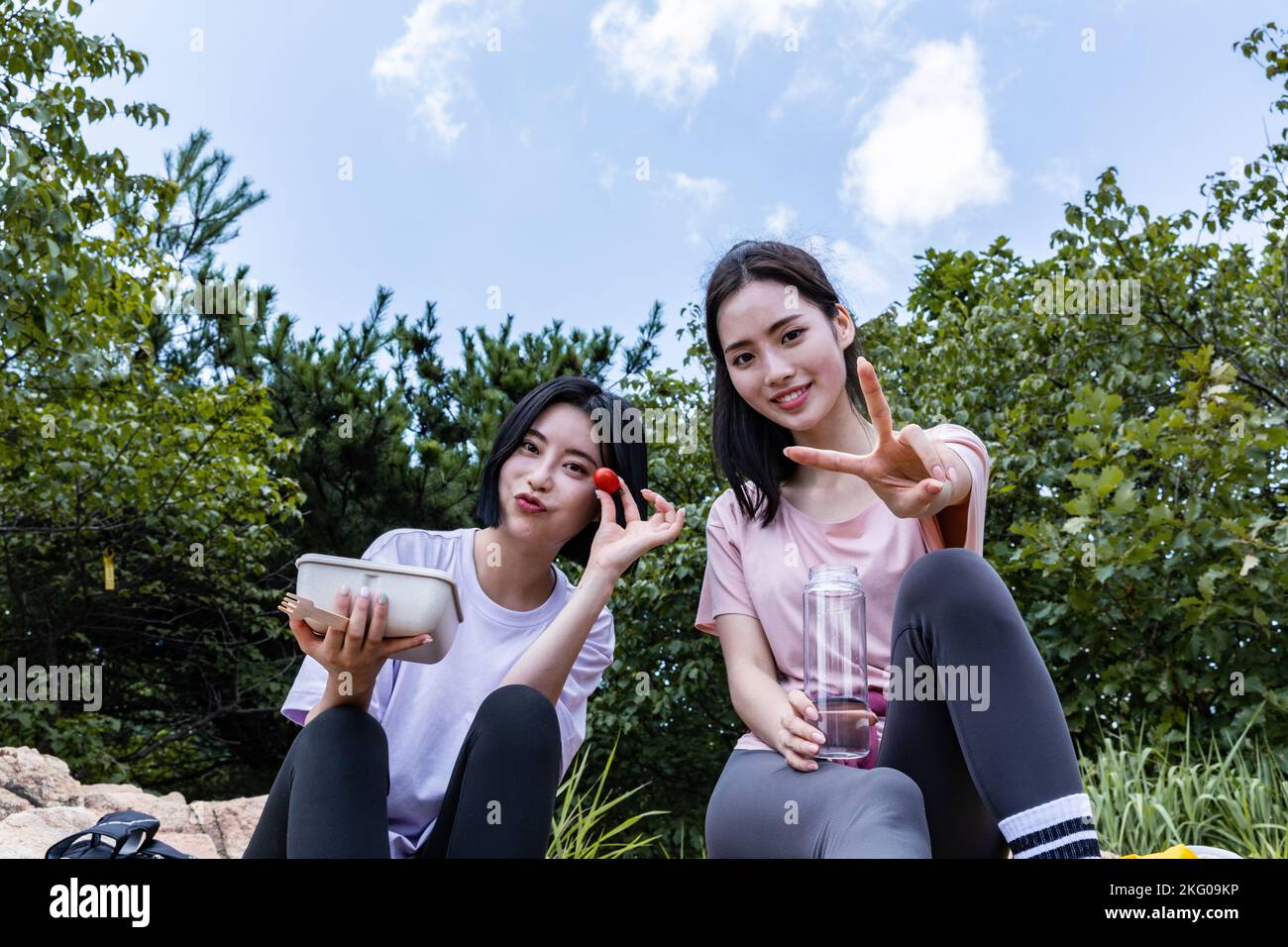 Plogging_eating hi-res stock photography and images - Alamy