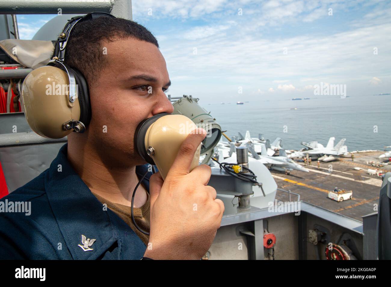 221018-N-ER894-1053 MANILA BAY (Oct. 18, 2022) Operations Specialist ...