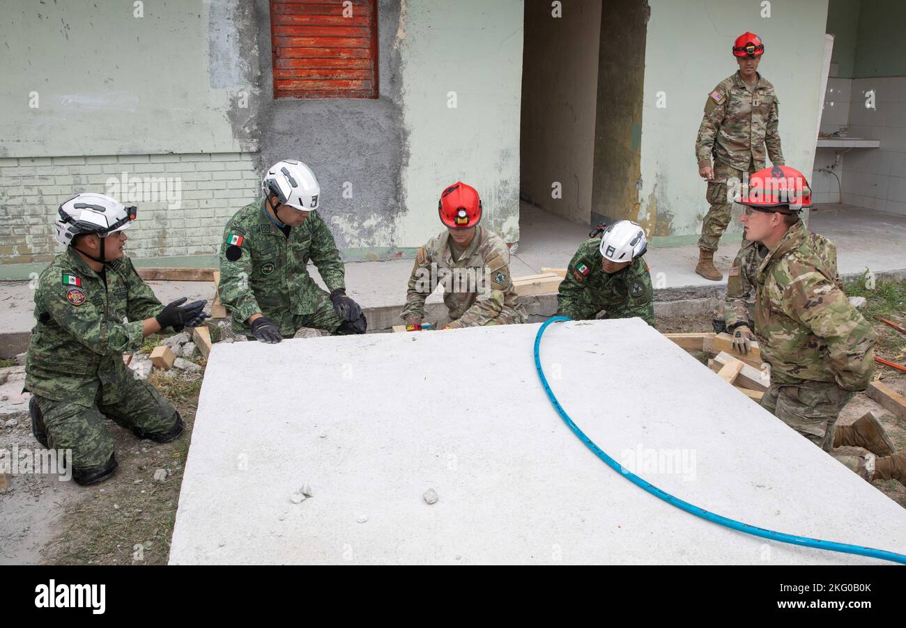 221018-N-PC620-0124 REYNOSA, Mexico (Oct. 18, 2022) U.S. Soldiers ...