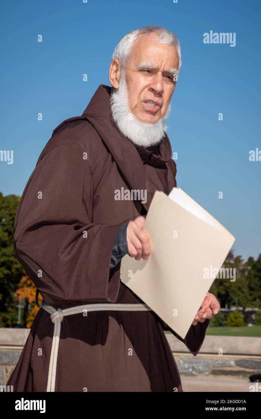 The Walter Reed Facility Dogs along with the Red Cross Volunteer and ...