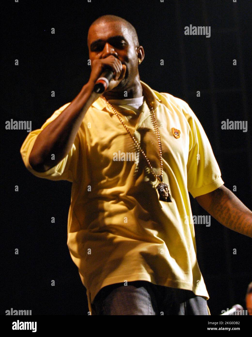 Kanye West performs to one of the biggest crowds in the history of ...