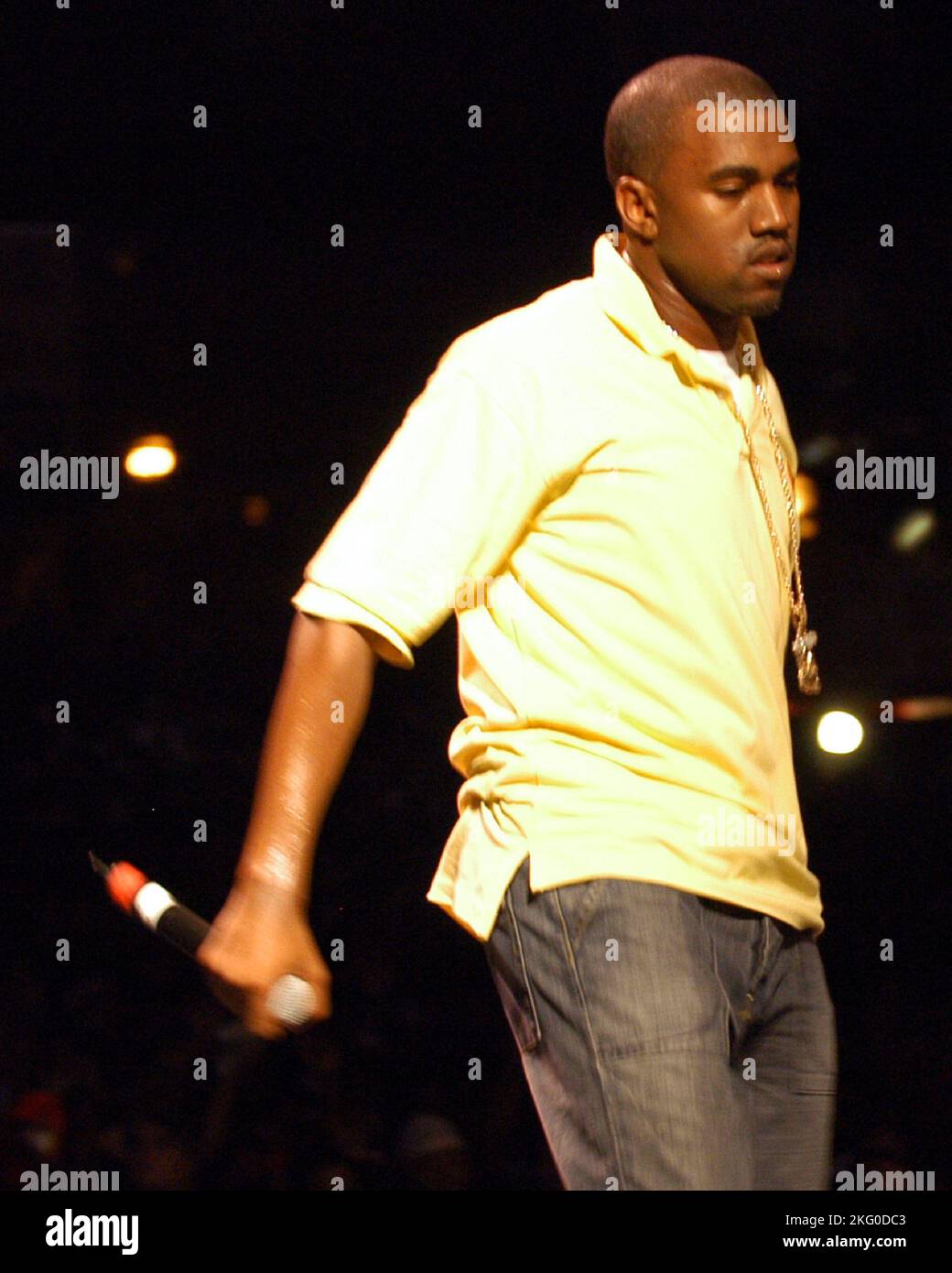 Kanye West performs to one of the biggest crowds in the history of ...