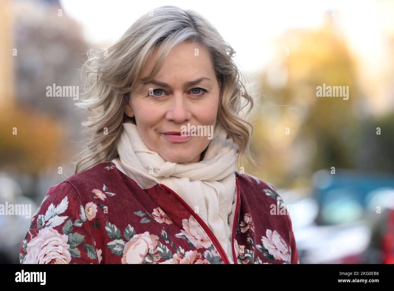 Berlin, Germany. 18th Nov, 2022. Actress Gesine Cukrowski stands at a ...