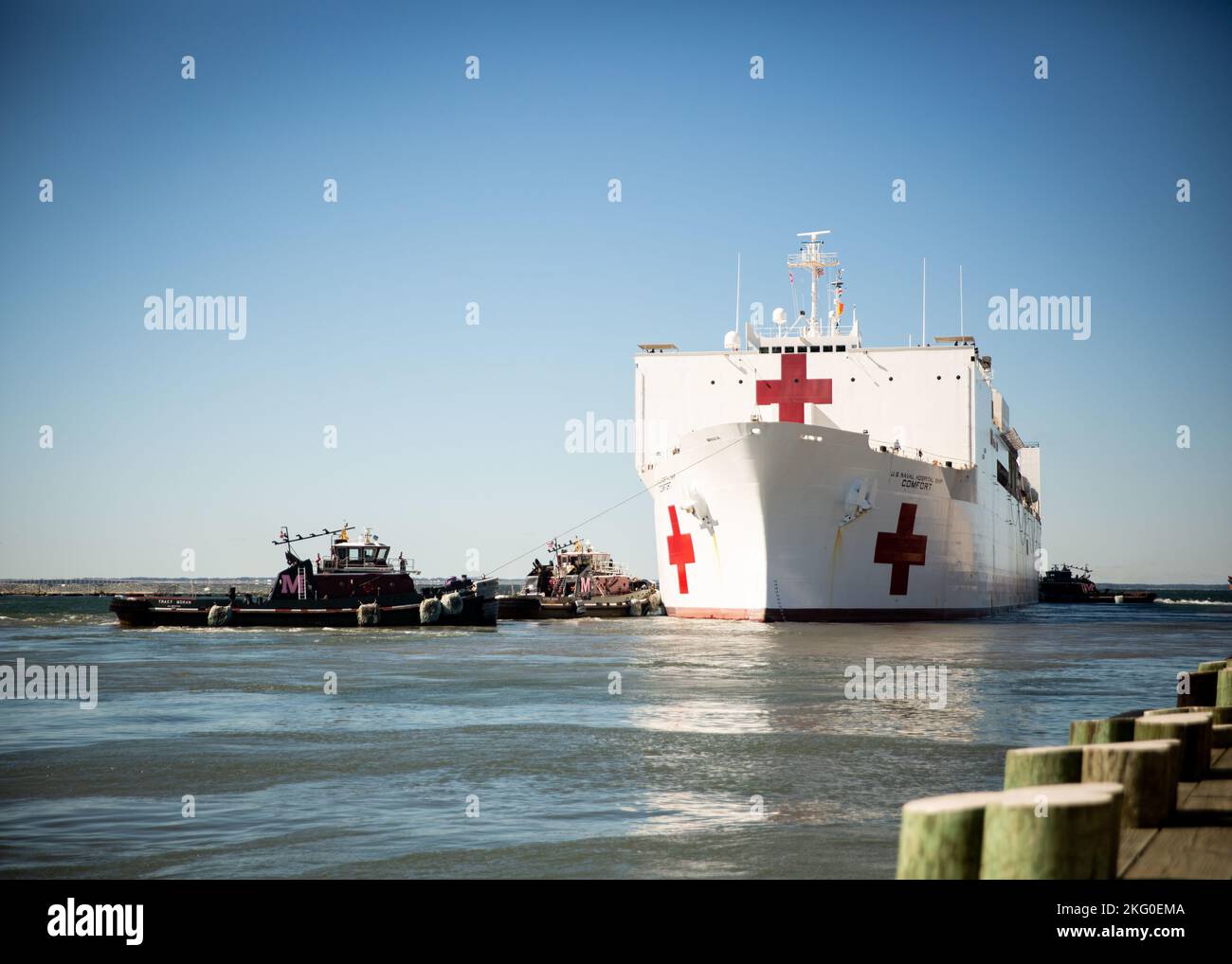 Norfolk, Va. (October 13, 2022) - USNS Comfort (T-AH 20) departs Naval ...