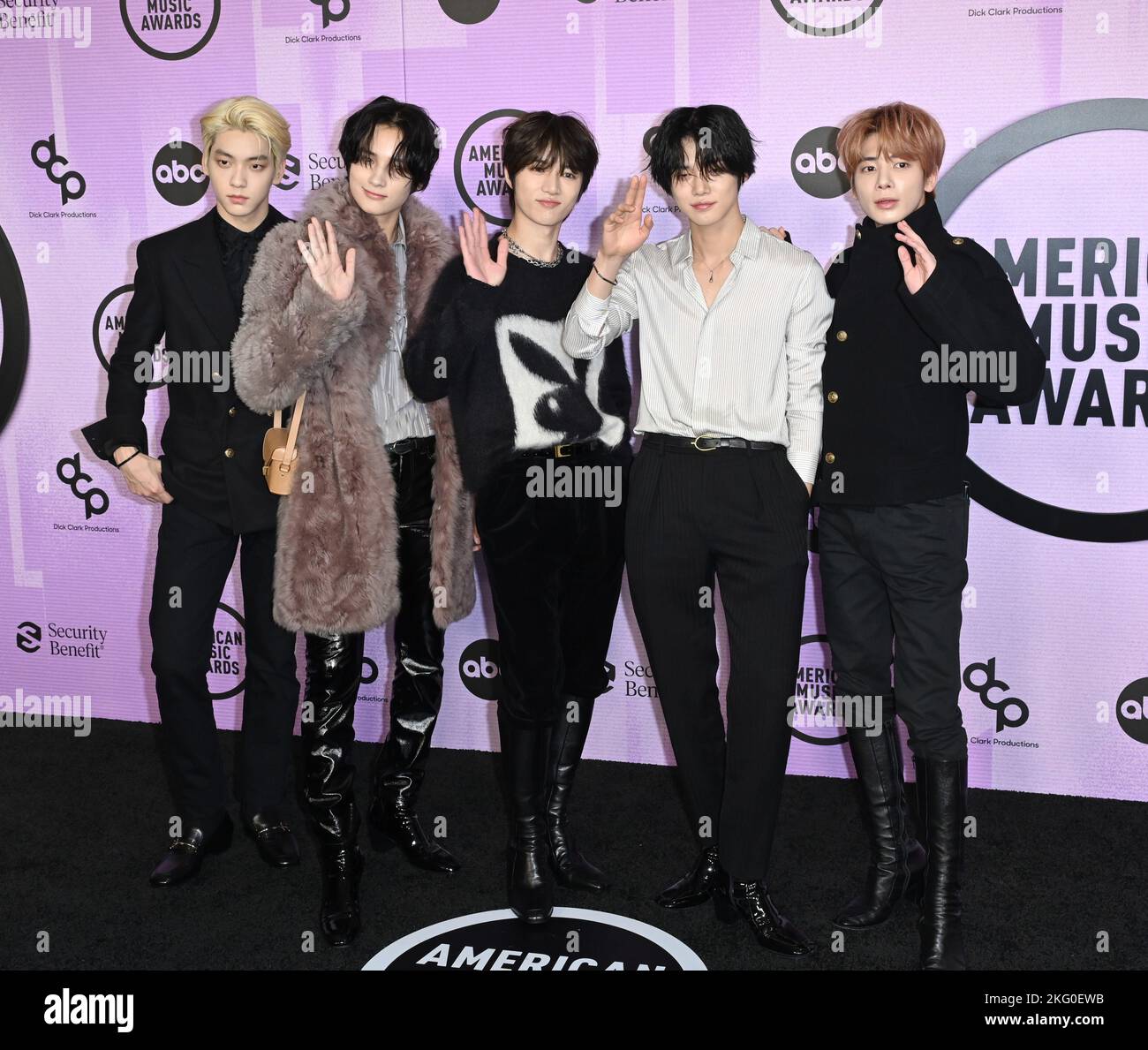 Los Angeles, USA. 20th Nov, 2022. TXT - Soobin, HueningKai, Beomgyu, Yeonjun & Taehyun at the ...