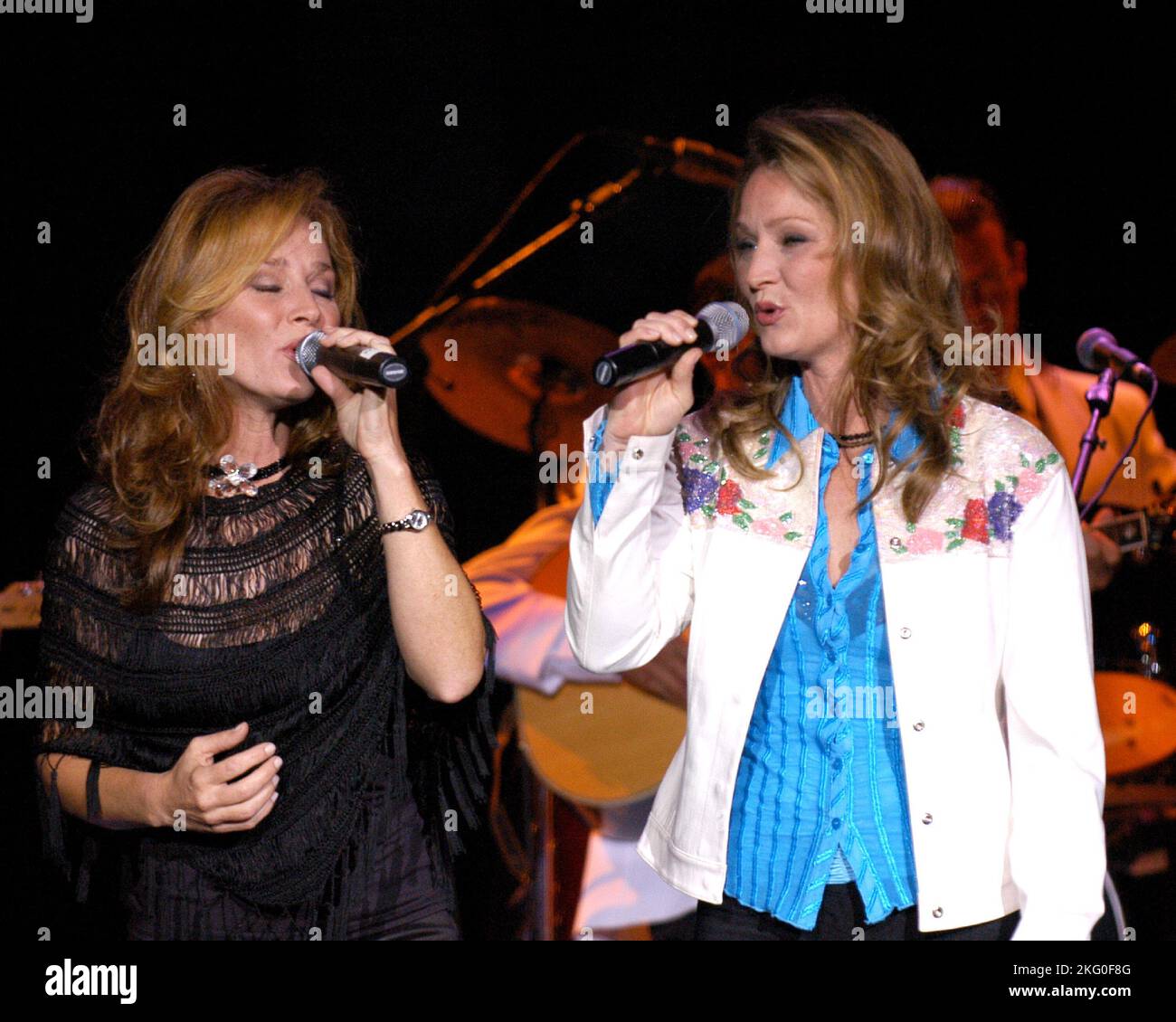 Loretta Lynns Twin Daughters Peggy And Patsy