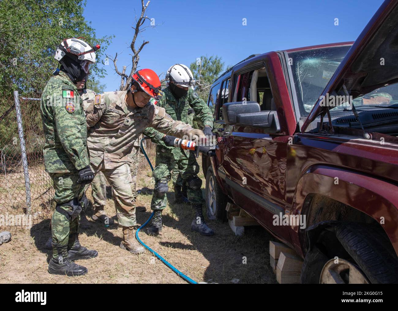 221019-N-PC620-0100 REYNOSA, Mexico (Oct. 19, 2022) U.S. Soldiers ...