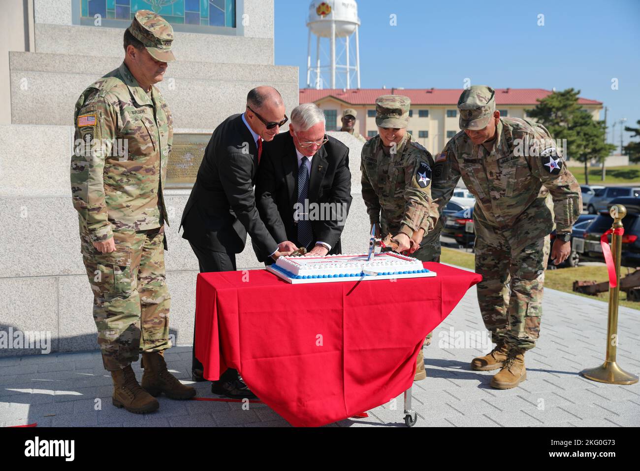 U.S. Army Lt. Gen. Bill Burleson, U.S. SES Charles Bowery Jr., retired ...