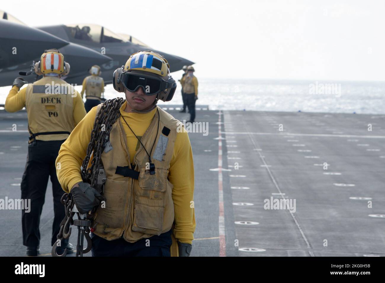 221020-N-XN177-2028 EAST CHINA SEA (Oct. 20, 2022) – Aviation Boatswain ...