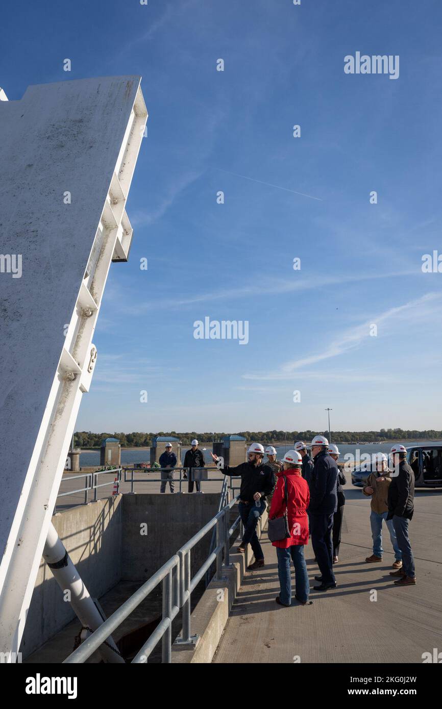 Olmsted lock and dam hi-res stock photography and images - Alamy