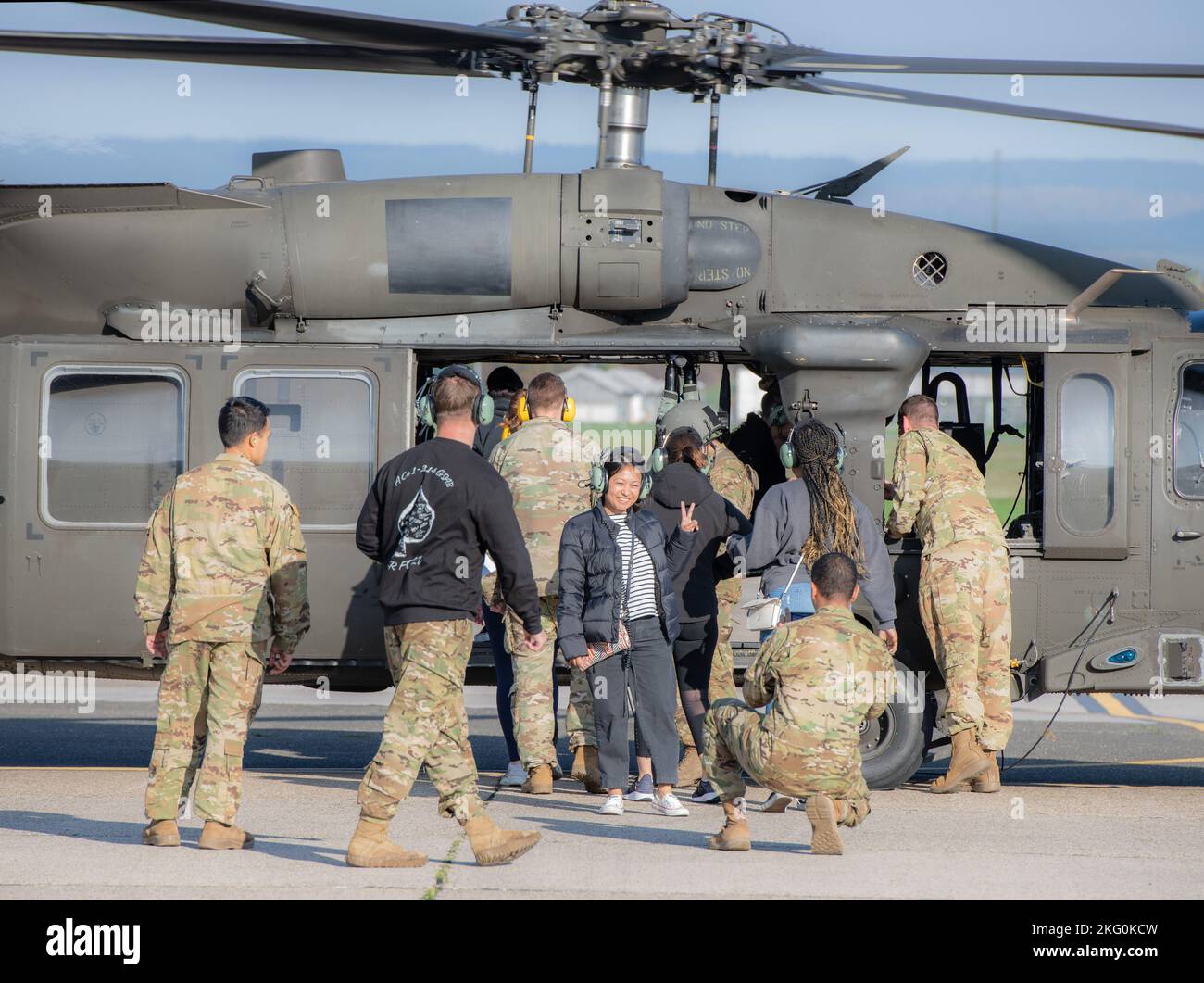 Soldiers' spouses from 12th Combat Aviation Brigade visit their ...