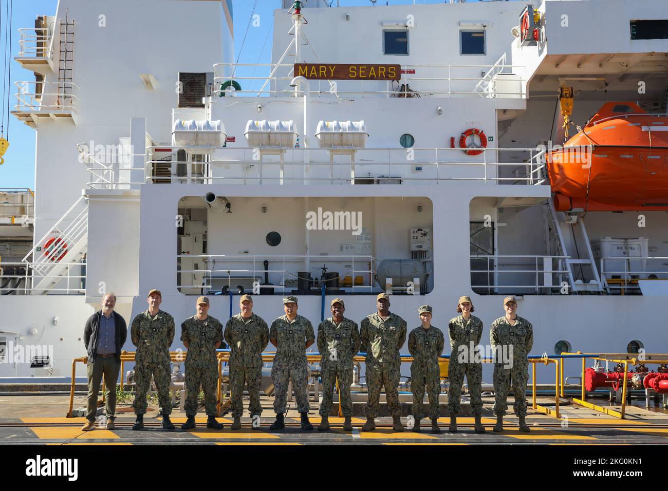 Pathfinder class oceanographic survey ship hi-res stock photography and ...