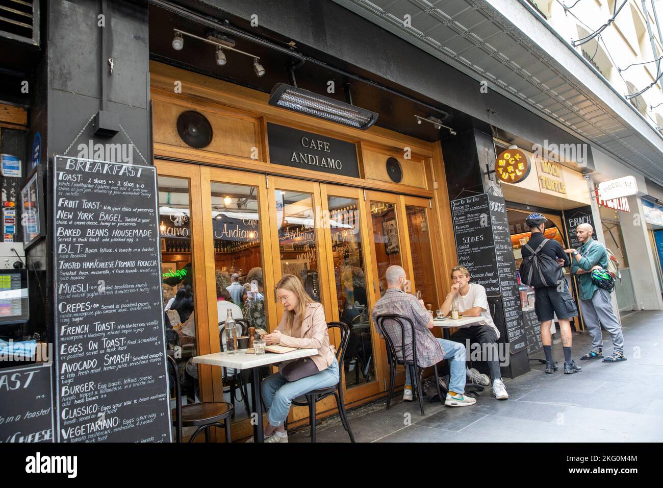 Melbourne laneway cafe hi-res stock photography and images - Alamy