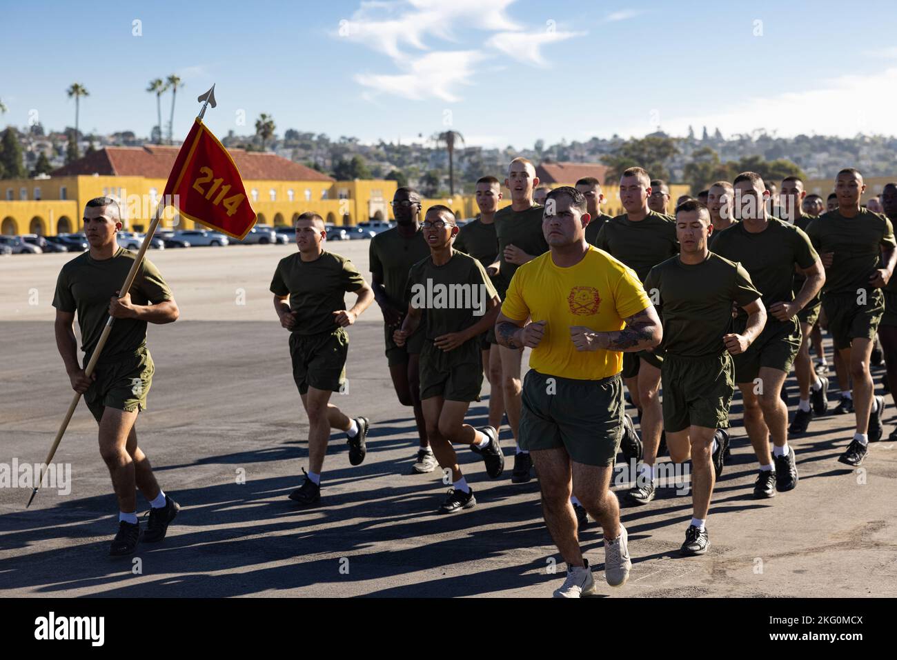 New U.S. Marines with Echo Company, 2nd Recruit Training Battalion, run ...
