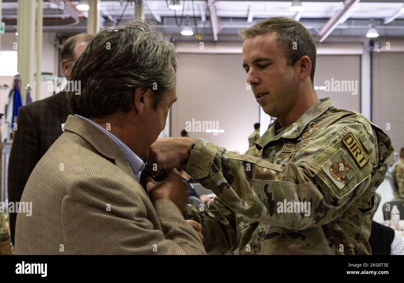 Honorary commanders induction ceremony hi-res stock photography and ...