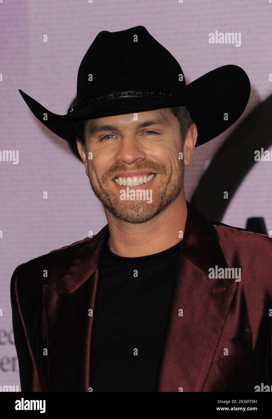 Los Angeles, CA. 20th Nov, 2022. Dustin Lynch at arrivals for 2022 ...