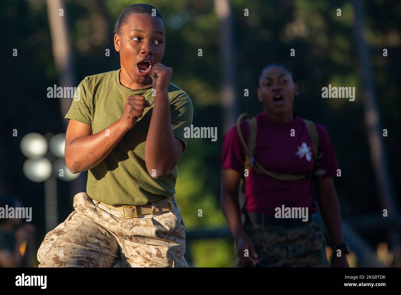 Recruits with Oscar Company, 4th Recruit Training Battalion, execute ...