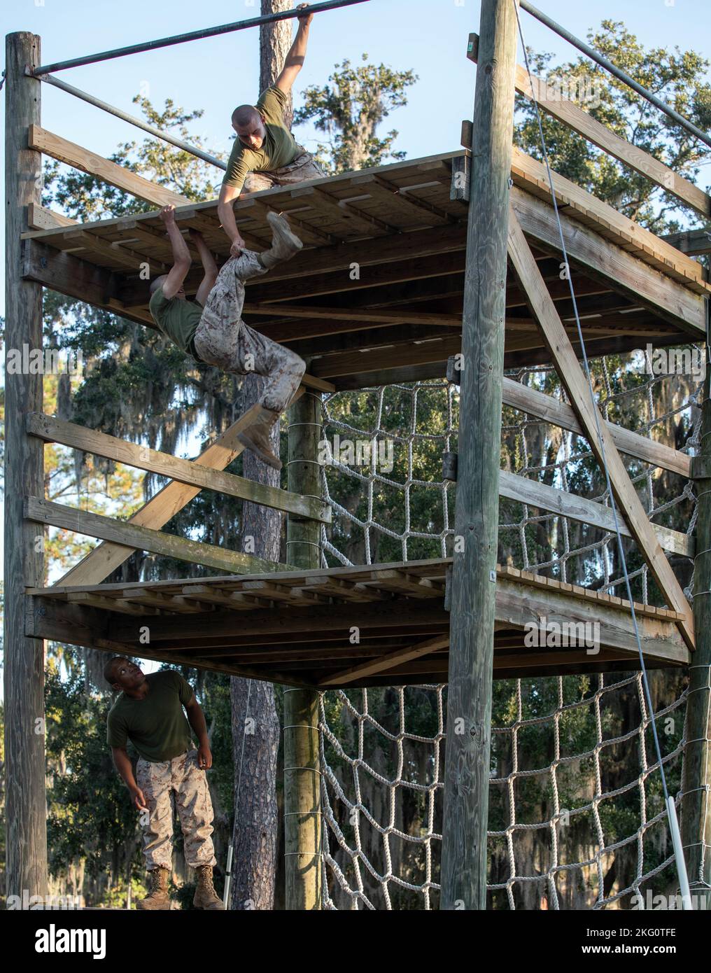 Recruits with Oscar Company, 4th Recruit Training Battalion, maneuver ...