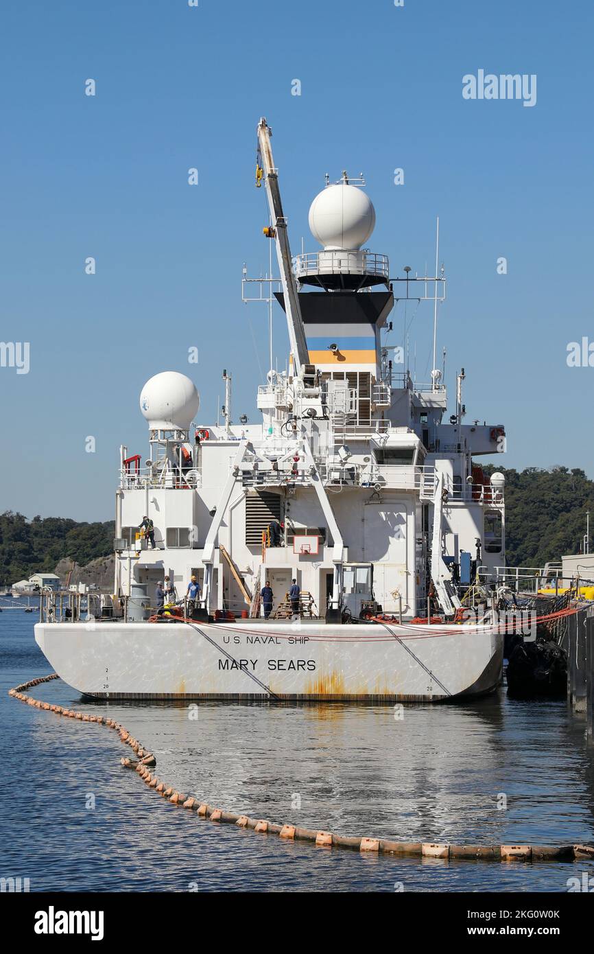 YOKOSUKA, Japan (Oct 20, 2022) The Pathfinder-class oceanographic ...
