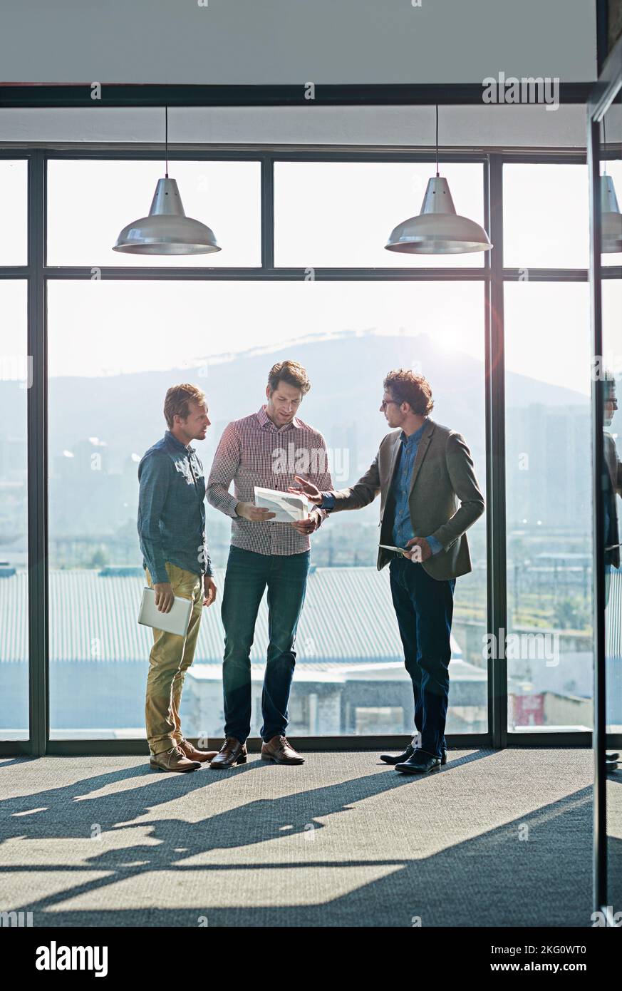 Man standing talking front view hi-res stock photography and images - Alamy
