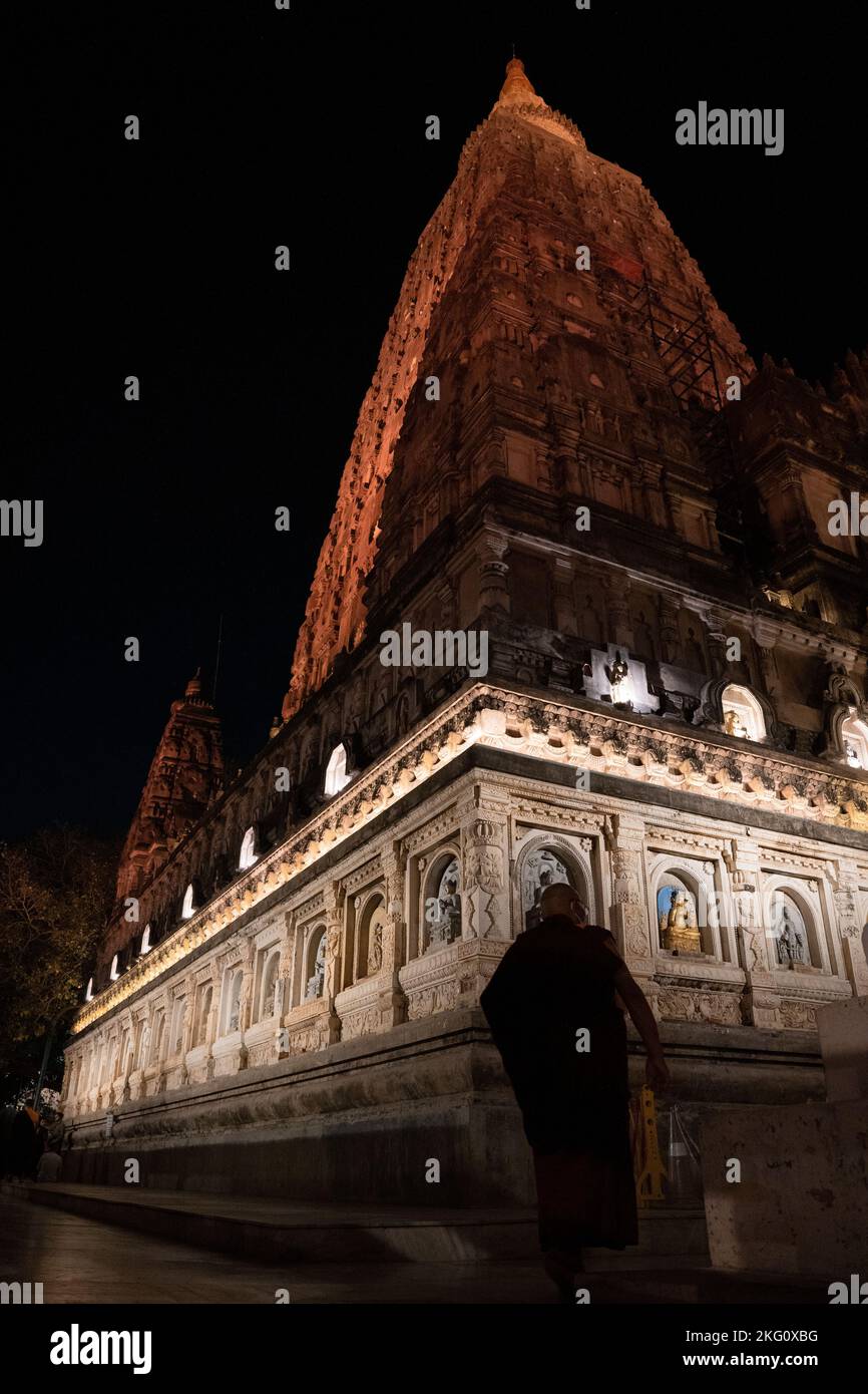 A vertical low angle of the Mahabodhi Temple at night Stock Photo - Alamy