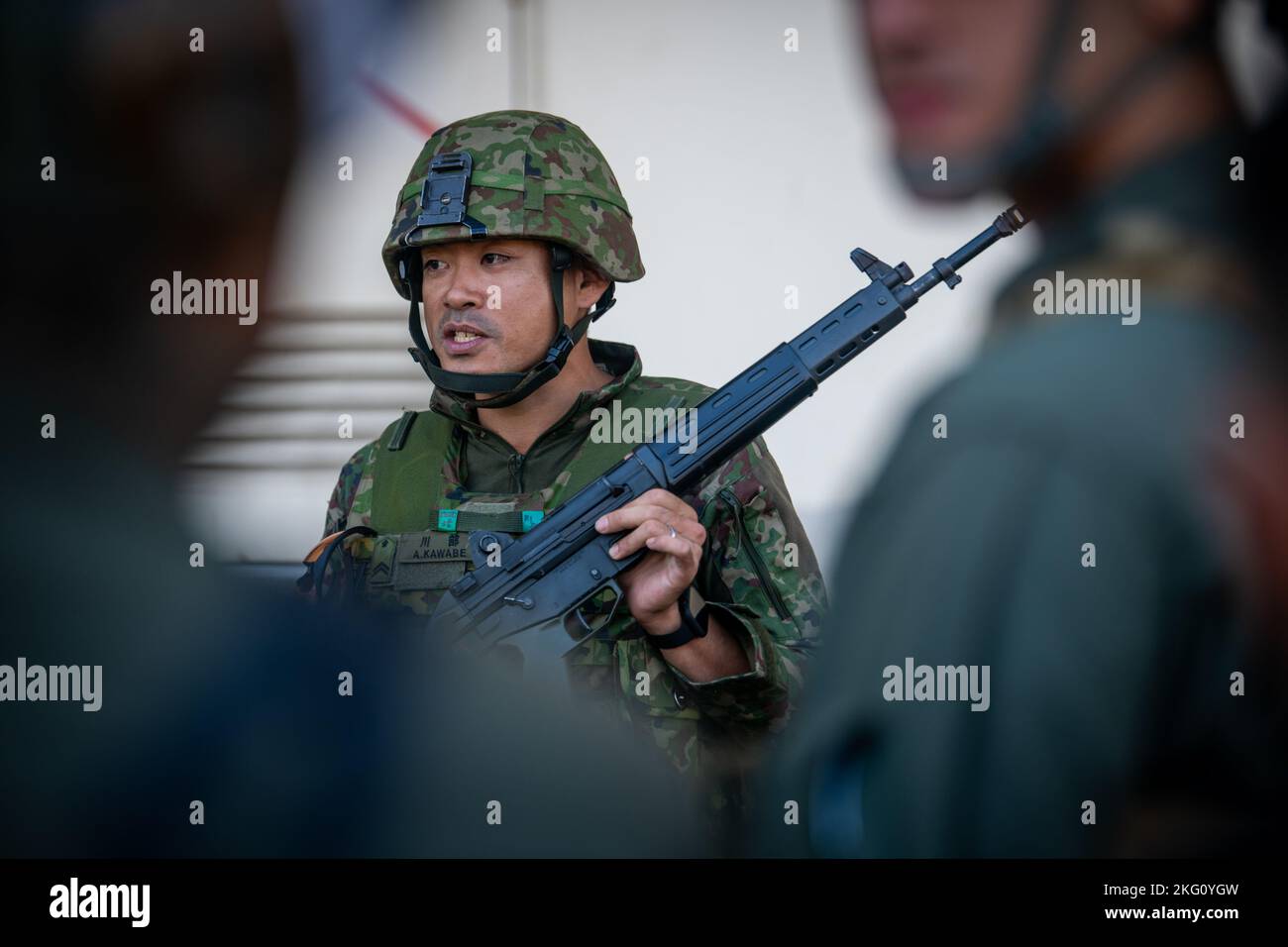 A Japanese Ground Self-Defense Force (JGSDF) soldier briefs U.S ...