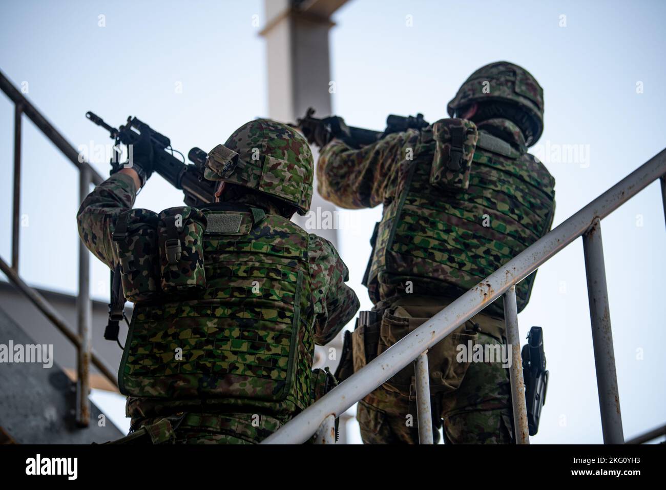 Japanese Ground Self-Defense Force (JGSDF) soldiers conduct close ...