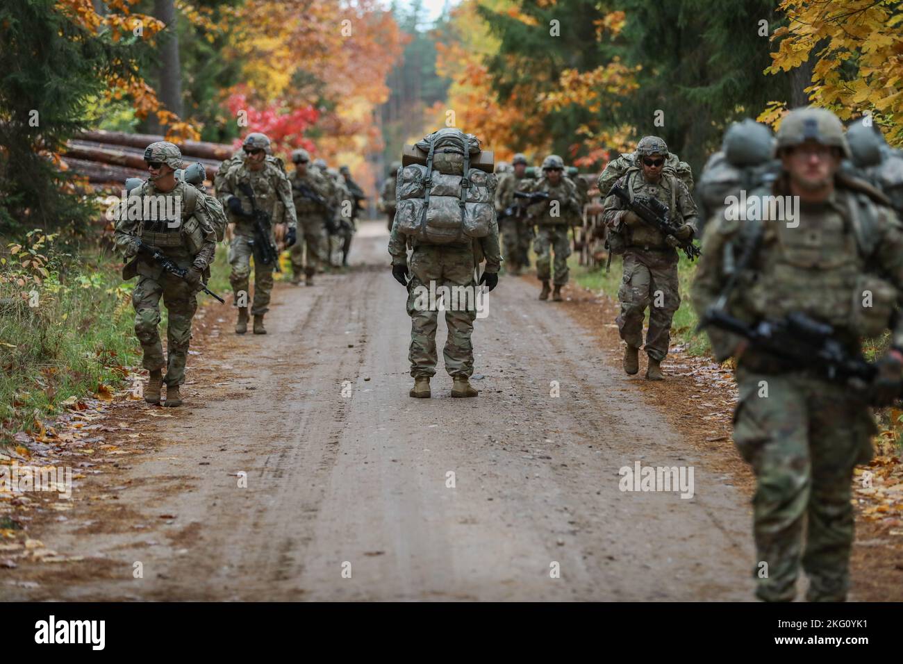 U.S. Soldiers assigned to Chaos Company, 3rd Battalion, 8th Cavalry ...