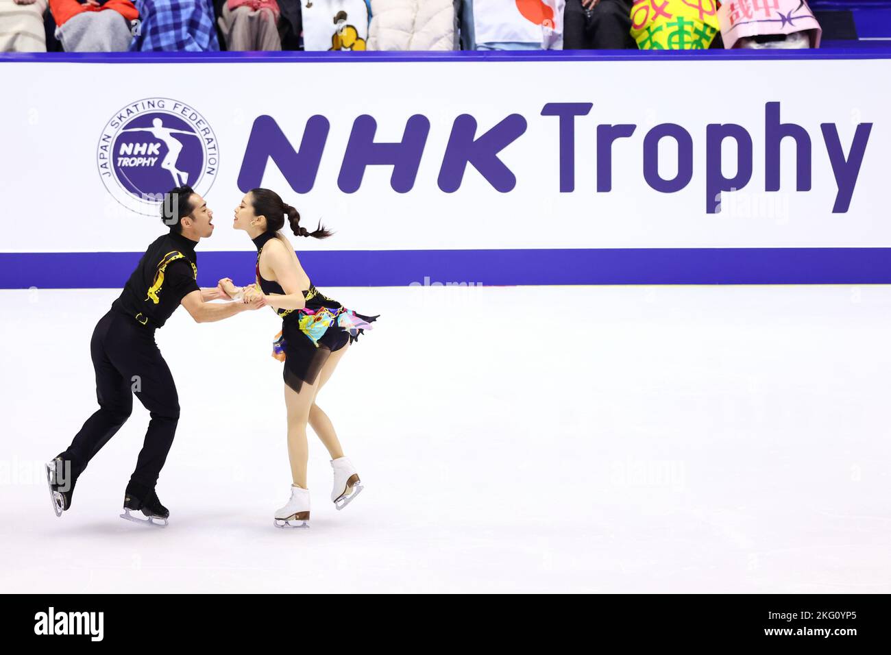 Hokkaido, Japan. 18th Nov, 2022. Kana Muramoto & Daisuke Takahashi (JPN ...