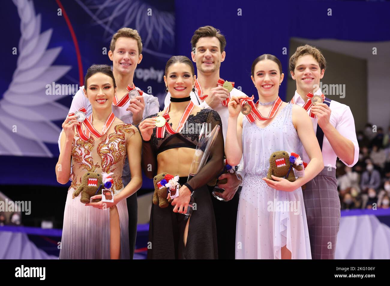 Hokkaido, Japan. 19th Nov, 2022. (L-R) Madison Chock & Evan Bates (USA ...